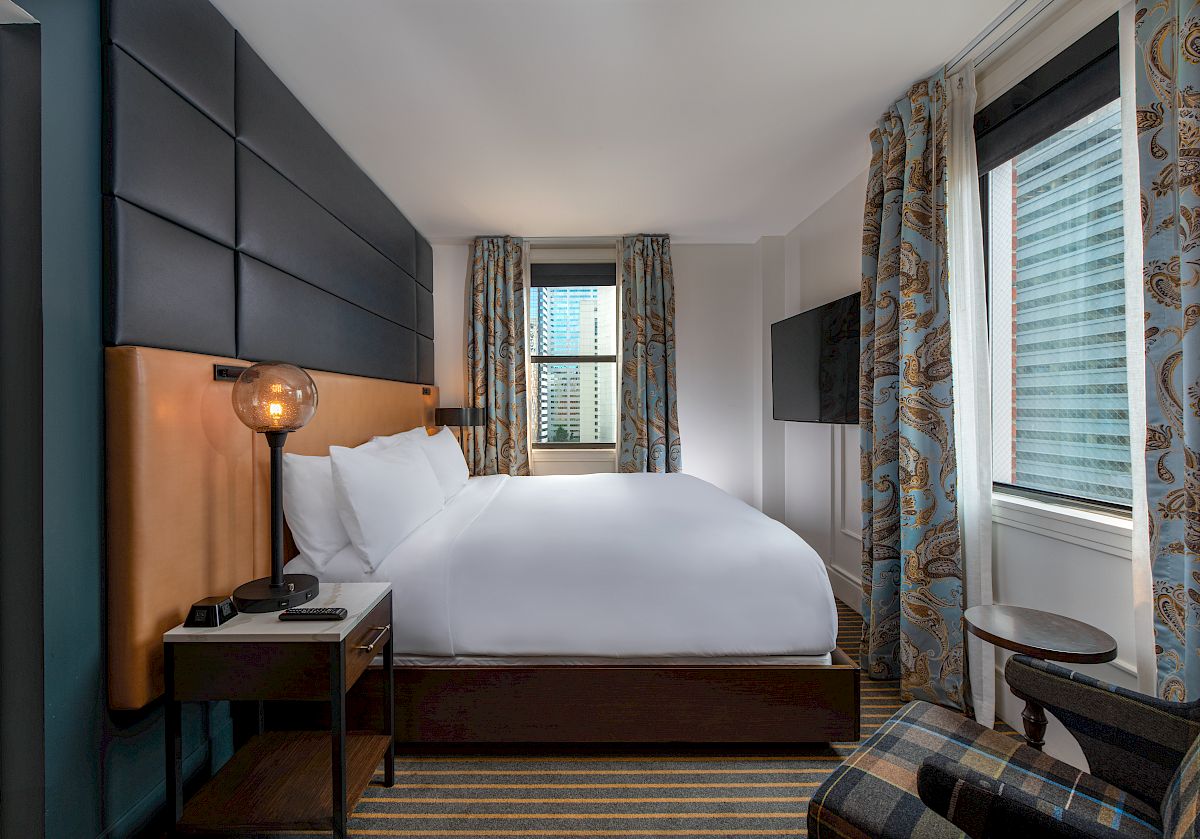 Deluxe Rooms | Seattle Hotel With A View | Hotel Theodore Seattle